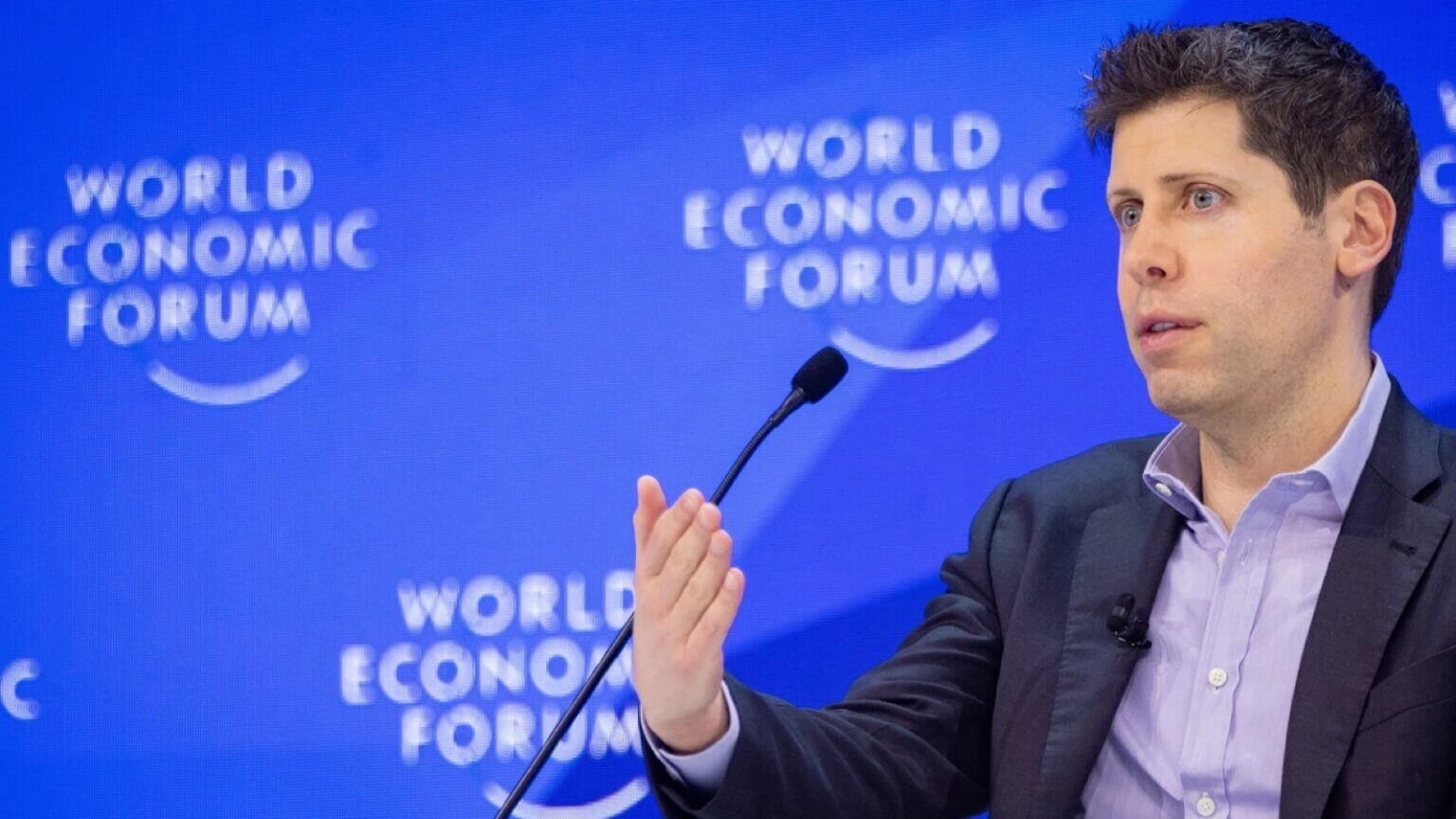 Sam Altman, en Davos, advierte de mayor estrés por la AI